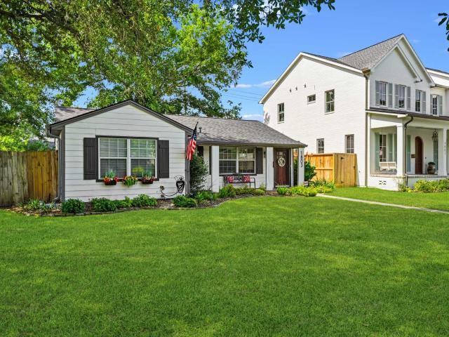 1803 Woodcrest Drive