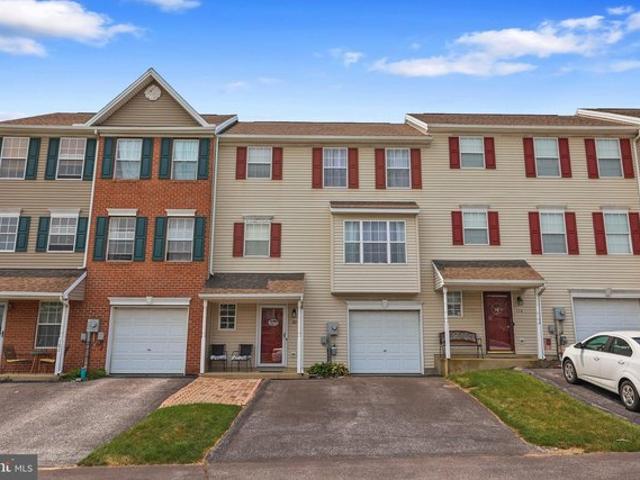 180 Country Ridge Dr, Red Lion, PA 17356