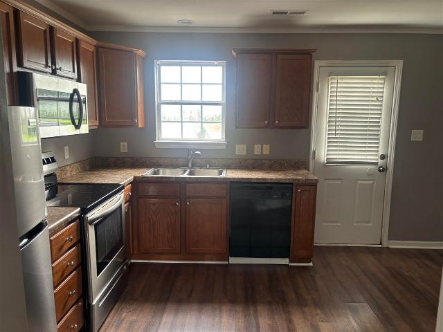 180 Coachman Court