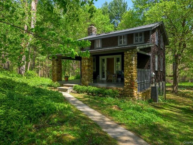 180 Collins St, Hillsdale, NY 12529