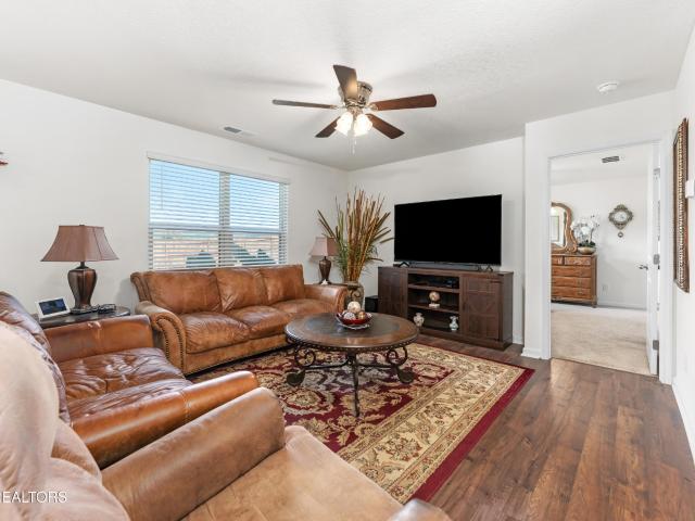 180 Crescent Circle