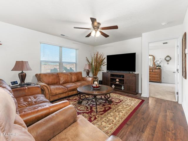 180 Crescent Circle