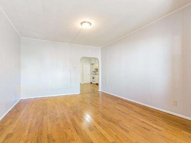 180 Avenue F