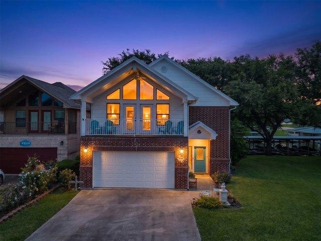 180 Beacon Ln, Livingston, TX 77351