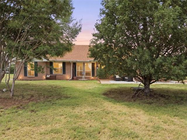 180 Bend of the Bosque Rd, China Spring, TX 76633