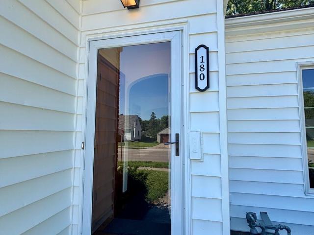 180 Bernard Street E