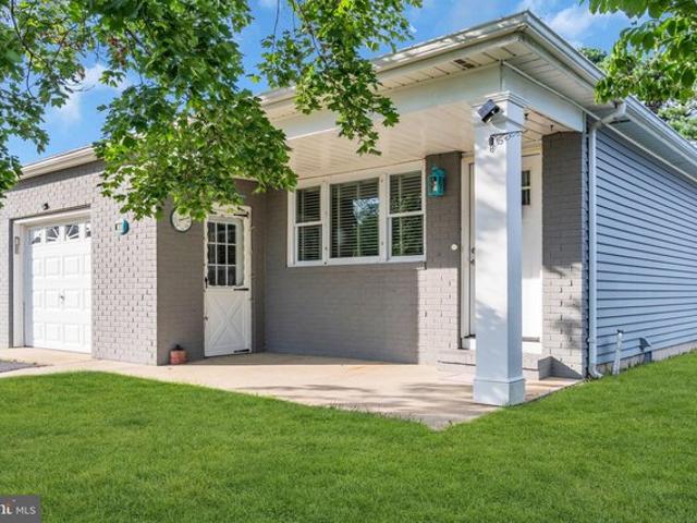 180 Biabou Dr, Toms River, NJ 08757