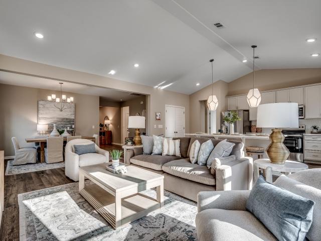 180 Buckingham Dr
