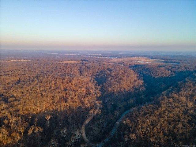 180 E Wyandotte Rd, Wyandotte, OK 74370