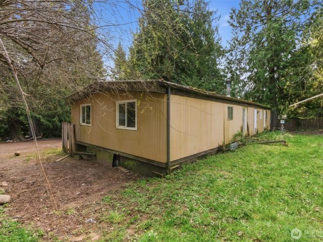 180 E Hillcrest Drive