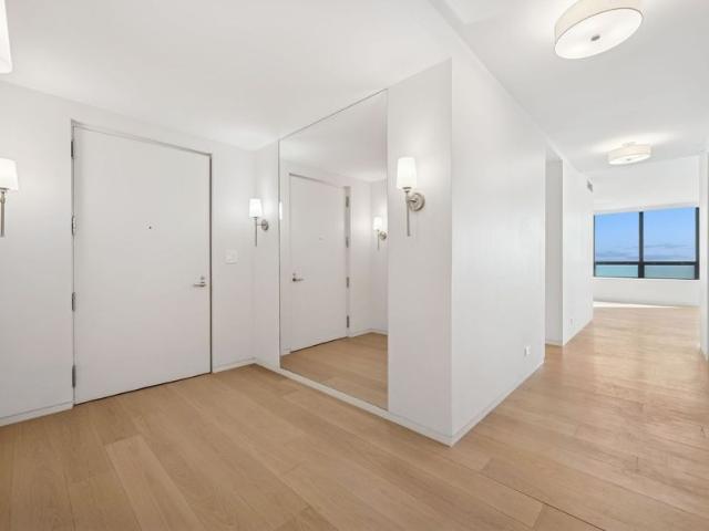 180 E PEARSON Street #7004, Chicago, US, IL
