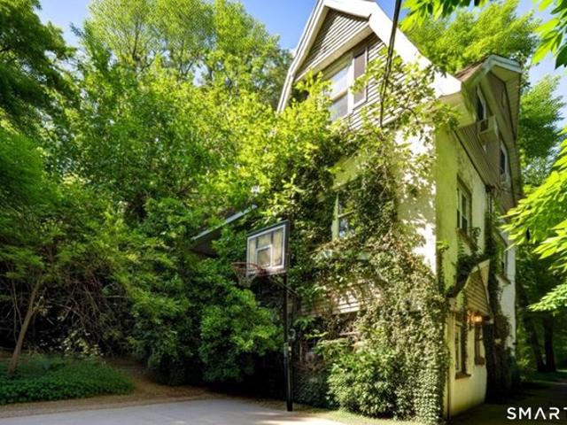 180 Fresh Meadow Ln, Milford, CT 06461