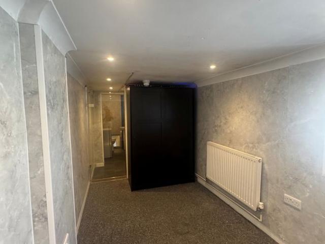 180 Holdenhurst Road BH8, Room to rent, £650 pcm | PrimeLocation