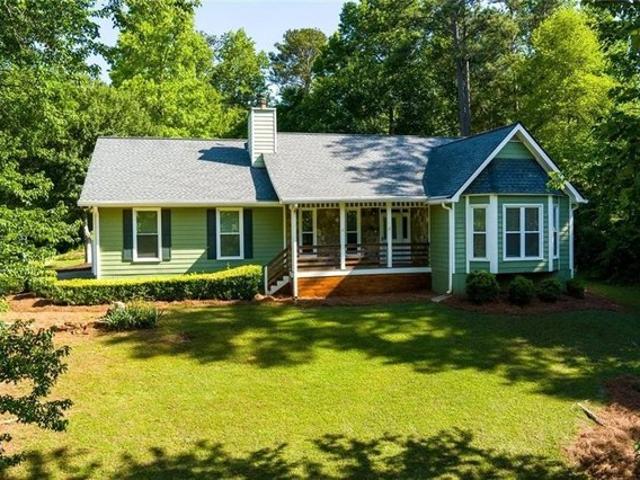 180 Hayes Cir, Rex, GA 30273