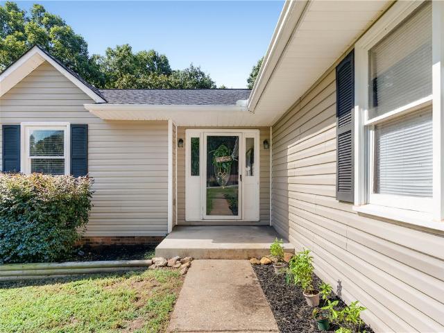 180 Hillcrest Drive