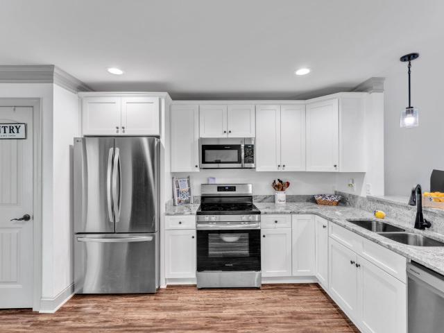 180 Hunter Drive