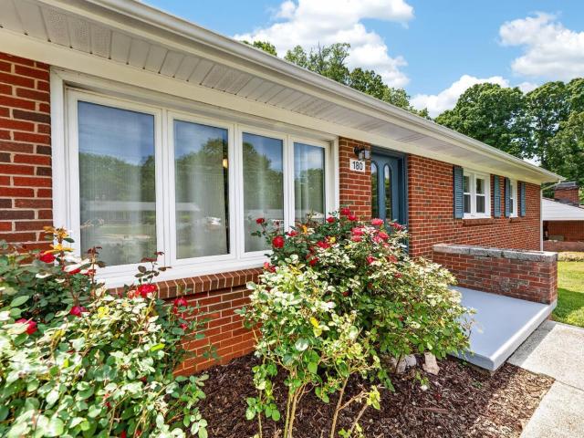 180 Hydaway Drive