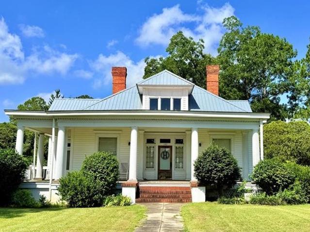 180 Oak St, Omega, GA 31775