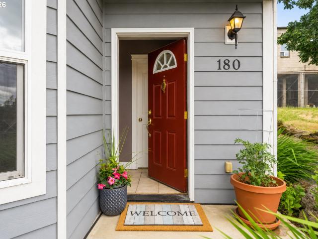 180 overlanders dr
