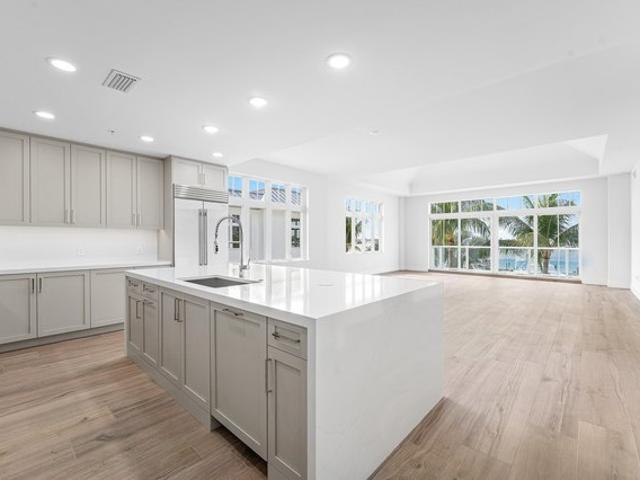 180 Lake Dr Unit 2204, Palm Beach Shores, FL 33404