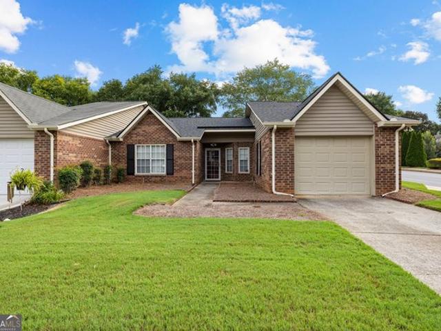 180 Monmouth Dr, Fayetteville, GA 30214