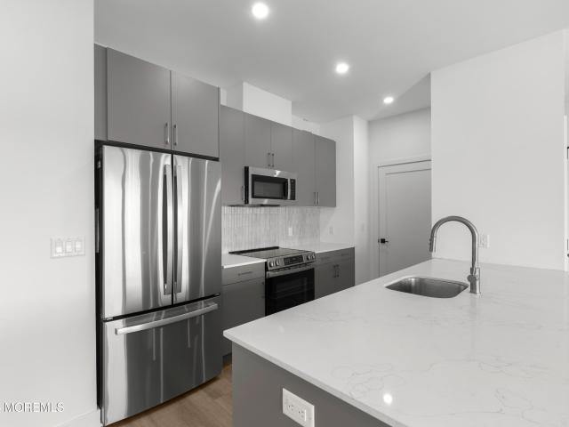180 Morris Avenue Unit 302