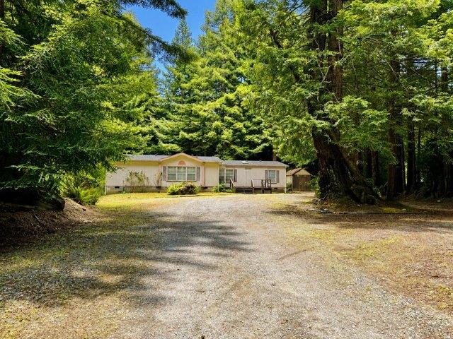 180 Madeleine Ln, Crescent City, CA 95531