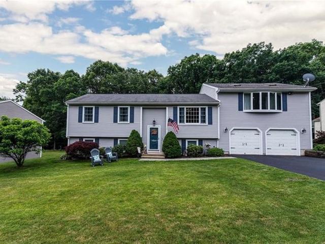 180 Mesa Dr, North Kingstown, RI 02852