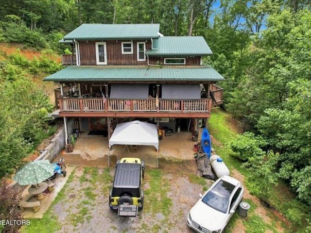 180 N Grand Country Dr, Cosby, TN 37722