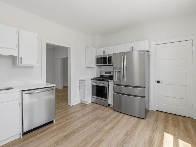 180 N PARK Avenue