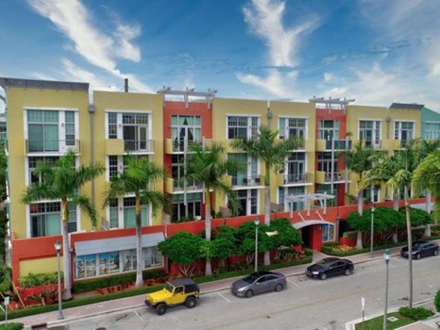 180 NE 4th Ave Apt 207, Delray Beach, FL 33483