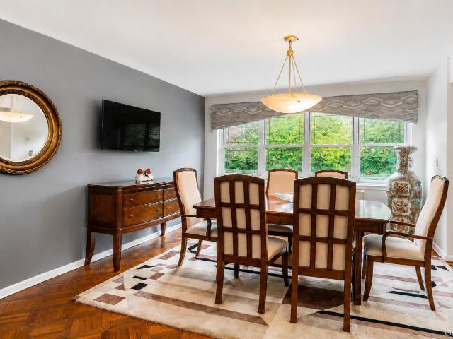 180 S Middle Neck Road 1N