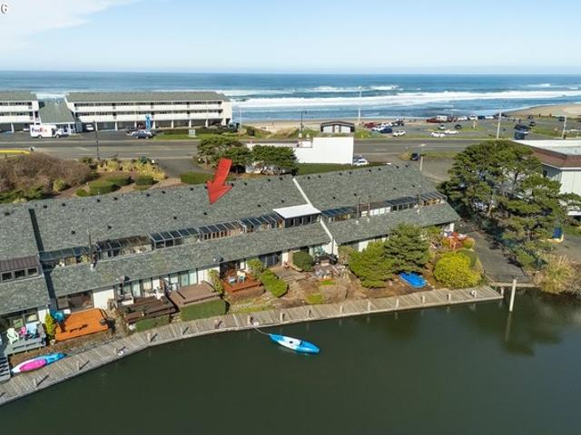 180 SE Highway 101 Apt 7, Lincoln City, OR 97367