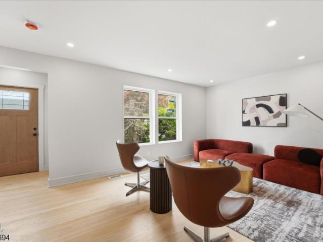 180 Sheridan Ave