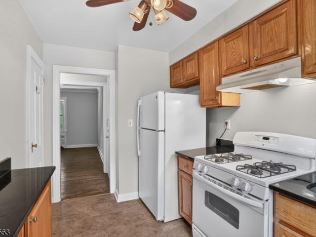 180 Summit Ave # E4