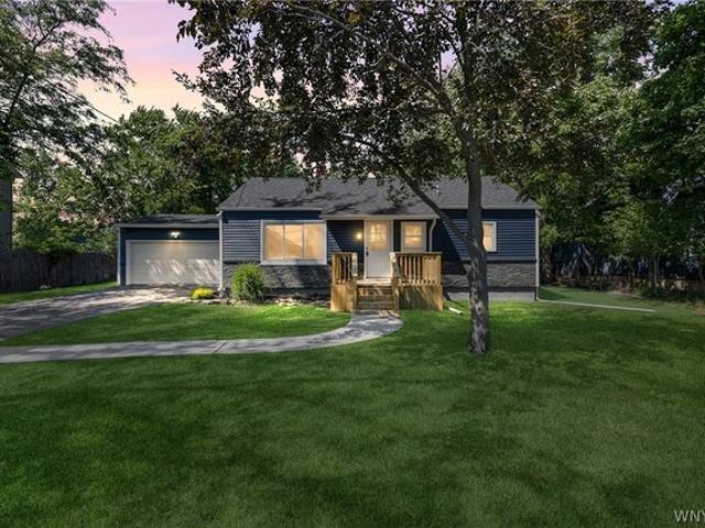 180 Summit Ave, Orchard Park, NY 14127