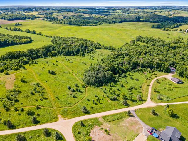 180 Surrey Ridge Trail