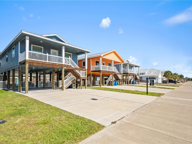 180 Paradise Pointe Dr, Port Aransas, TX 78373 | MLS #466734 | Compass