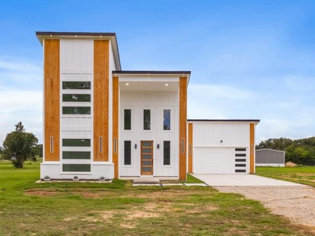 180 Rs County Road 2245, Emory, TX 75440