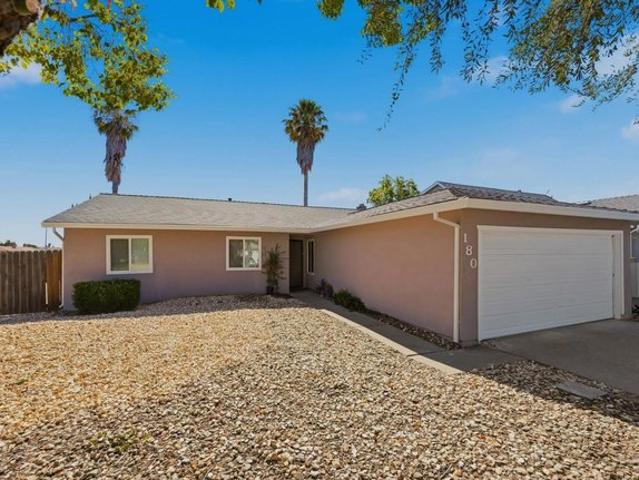 180 Weymouth Ct, Vacaville, CA 95687