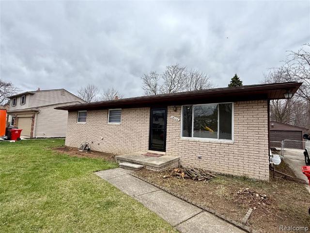 18144 N Oak Drive