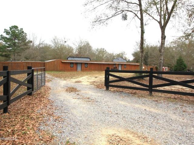 18144 Shaw Rd, Saucier, MS 39574