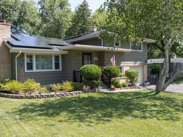 18148 W Lindenwood Dr, Grayslake, IL 60030