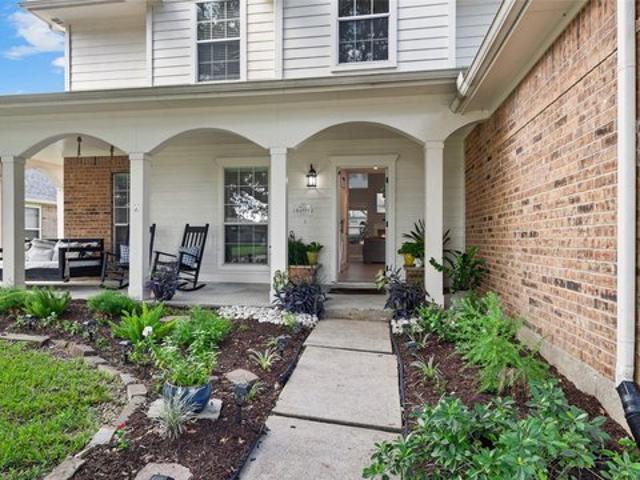 1814 Barretts Glen Dr, Pearland, TX 77581