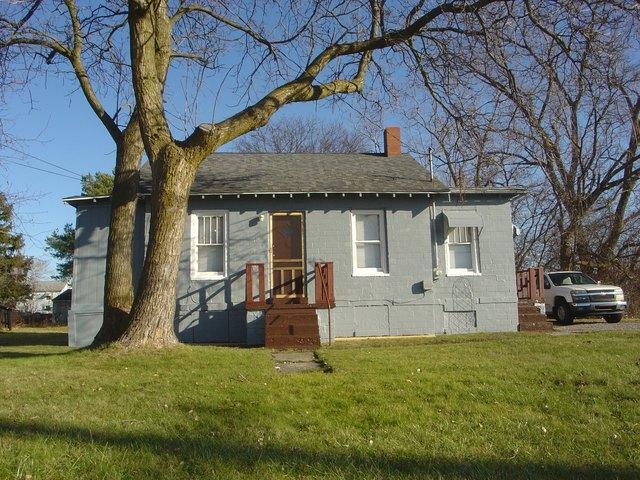1814 Boxwood St, Saginaw, MI 48601