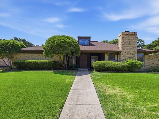 1814 Briarcrest Ln, Arlington, TX 76012