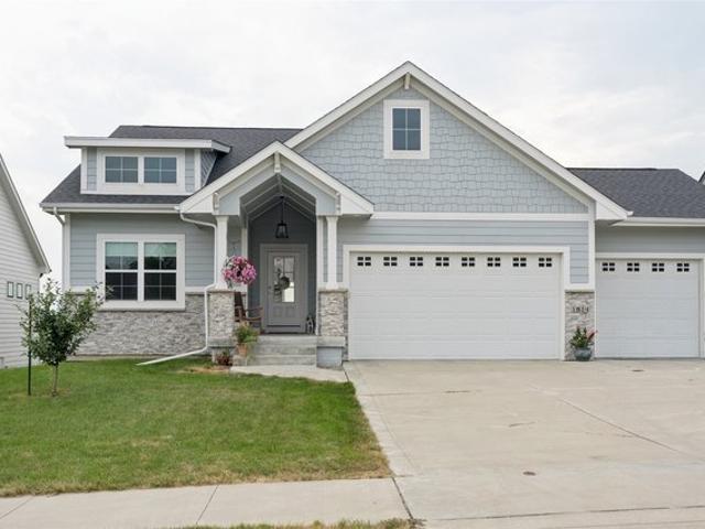 1814 Crabapple Ln, Granger, IA 50109
