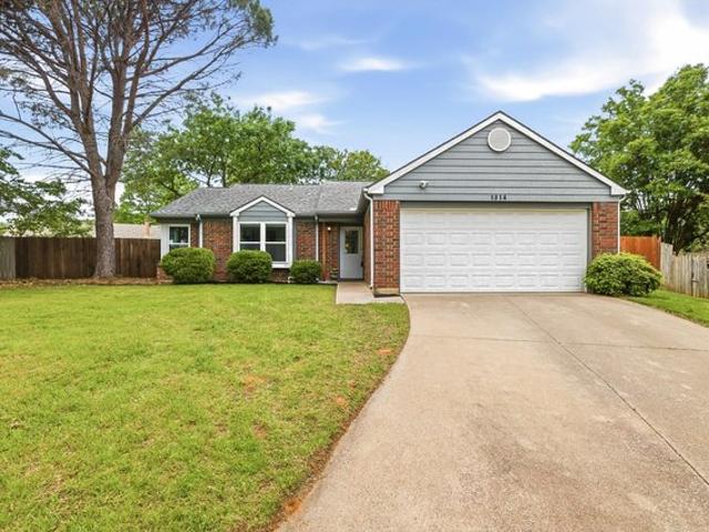 1814 Leafwood Ct, Grapevine, TX 76051