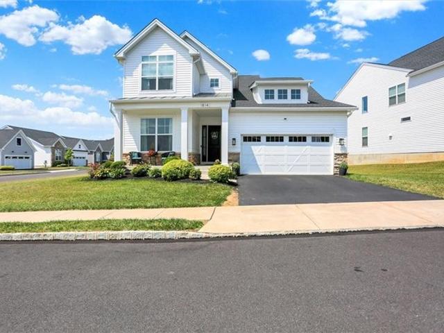1814 Stang Dr, Allentown, PA 18104
