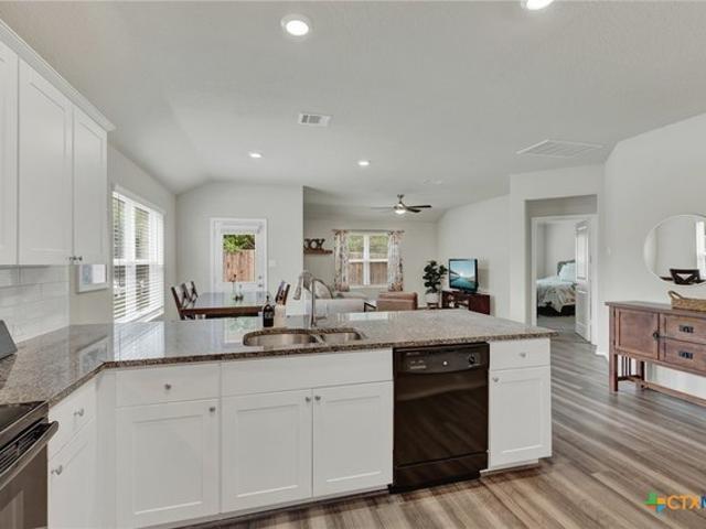 1814 Strawberry Fld, New Braunfels, TX 78130